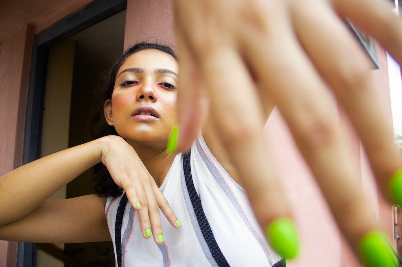 Bubble-Free Manicure: 4 Tips for a Perfect Polish